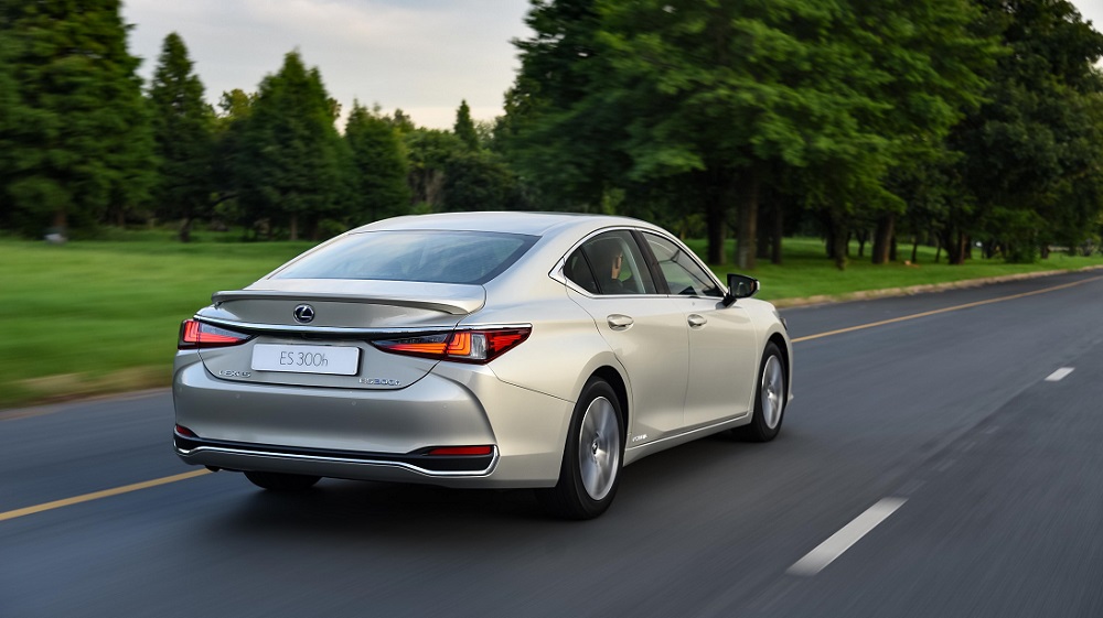 Lexus ES receives specification sheet upgrade | The Citizen